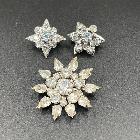 Vintage | Jewelry | Vintage Set Of Little Rhinestone Brooches | Poshmark